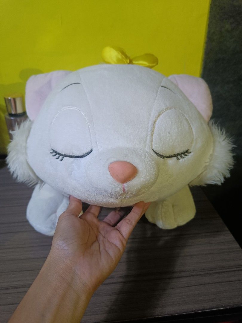 Sleeping Marie Cat, Hobbies & Toys, Toys & Games on Carousell