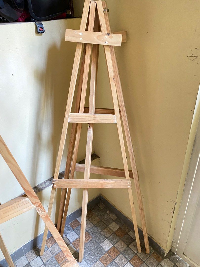 Standing kayu papan ucapan atau banner, Perabotan Rumah di Carousell