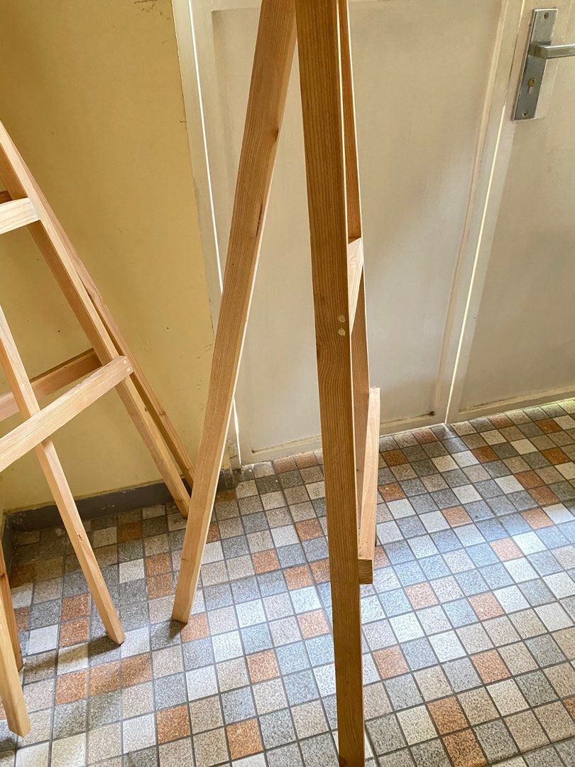 Standing kayu papan ucapan atau banner, Perabotan Rumah di Carousell