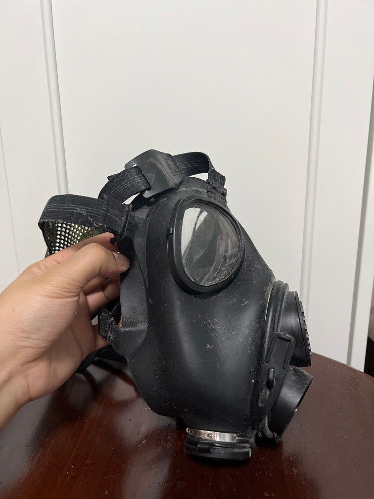 Swiss SM90 Gasmask, Hobbies & Toys, Memorabilia & Collectibles, Vintage ...