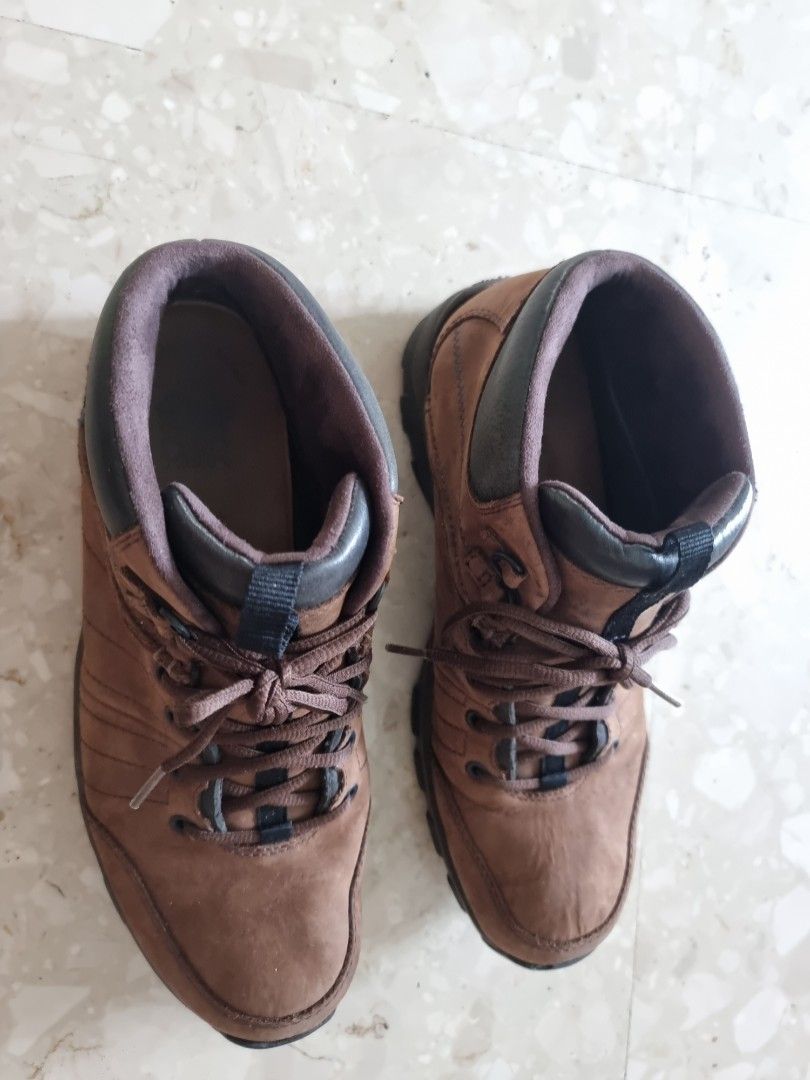 Timberland and Clarks boot, Men's Fashion, Footwear, Boots on Carousell