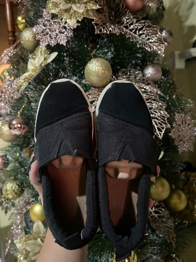 Toms kids, Babies & Kids, Babies & Kids Fashion on Carousell