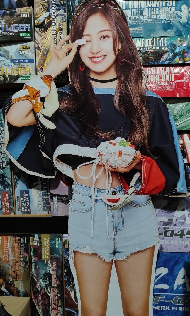 Twice Jihyo Big Standee, Hobbies & Toys, Memorabilia & Collectibles, K ...