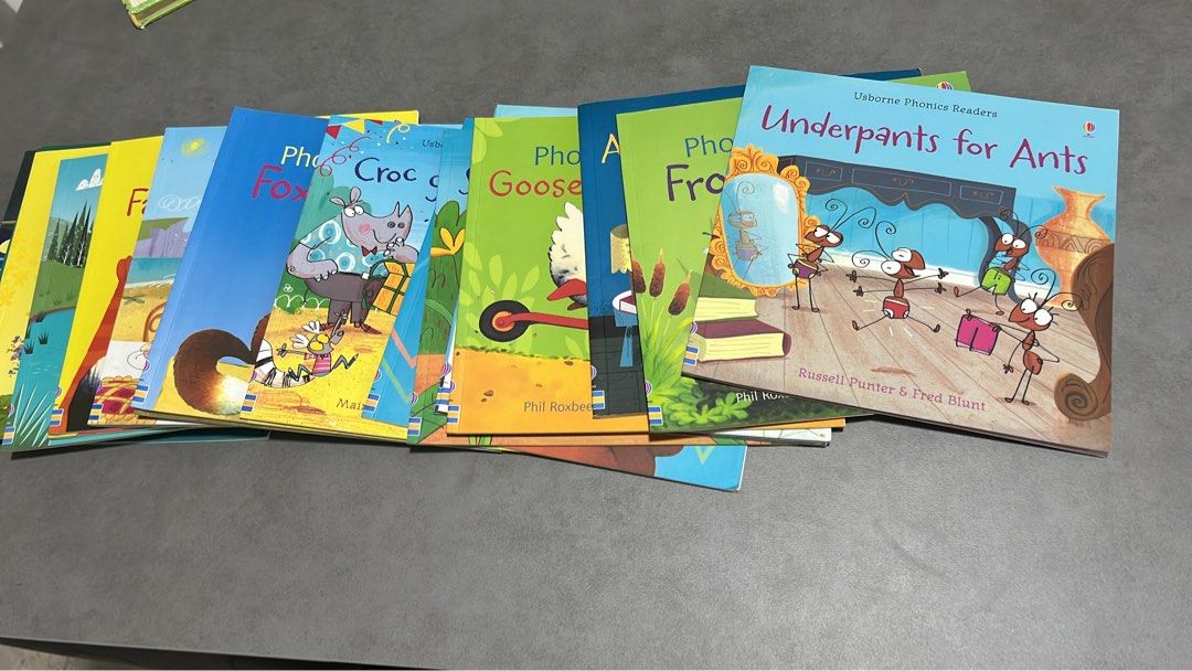 Usborne Phonics Readers - set of 21, Hobbies & Toys, Books & Magazines ...