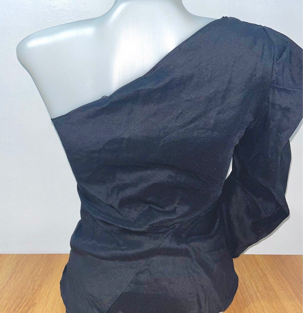 ZARA one side sleeve top, Women's Fashion, Tops, Blouses on Carousell
