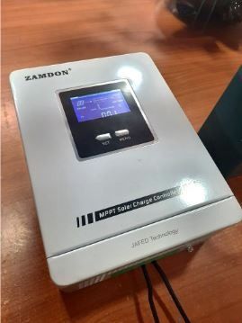40A 12/24V Zamdon MPPT Solar Charge Controller, Photography ...