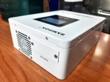 40A 12/24V Zamdon MPPT Solar Charge Controller, Photography ...