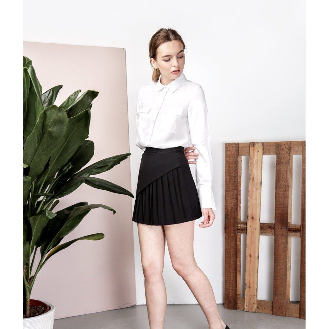 Andwelldressed Overlap Pleat Skirt in Black, Women's Fashion, Bottoms ...
