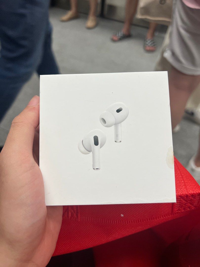 Brand new Air Pods (2nd generation ) with MagSafe charging case (USB-C ...