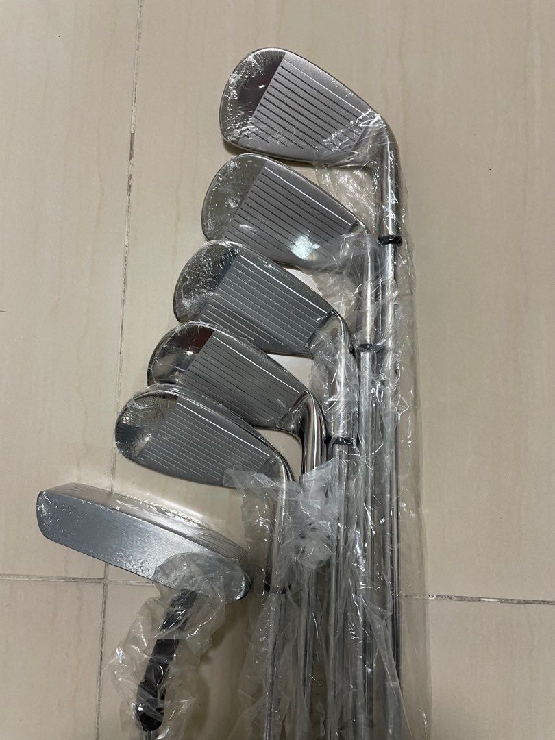 Callaway Strata Brand New left Handed Irons Set + Strata Putter, Sports ...