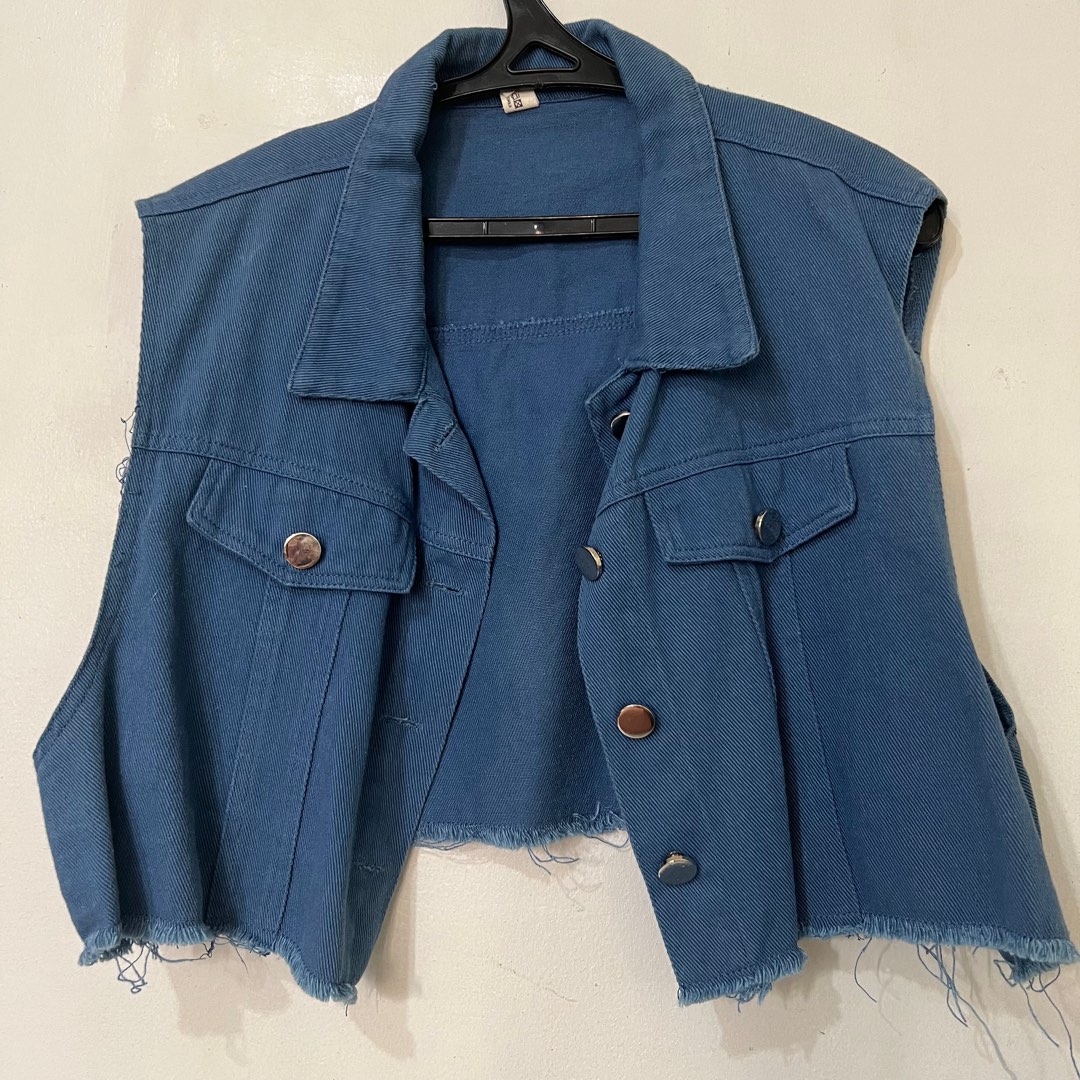 Cropped maong vest, Women's Fashion, Coats, Jackets and Outerwear on ...