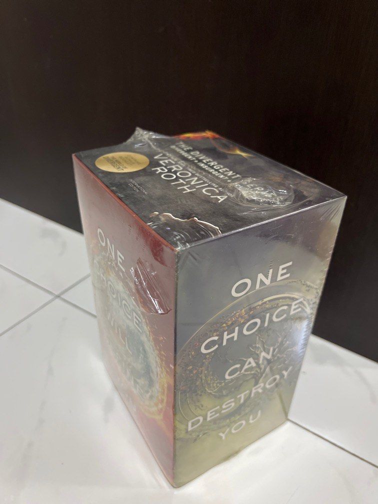 Divergent Complete Boxed Set, Hobbies & Toys, Books & Magazines ...