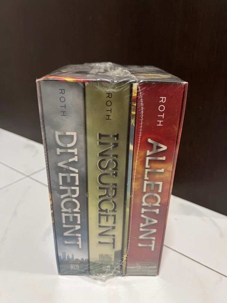 Divergent Complete Boxed Set, Hobbies & Toys, Books & Magazines ...