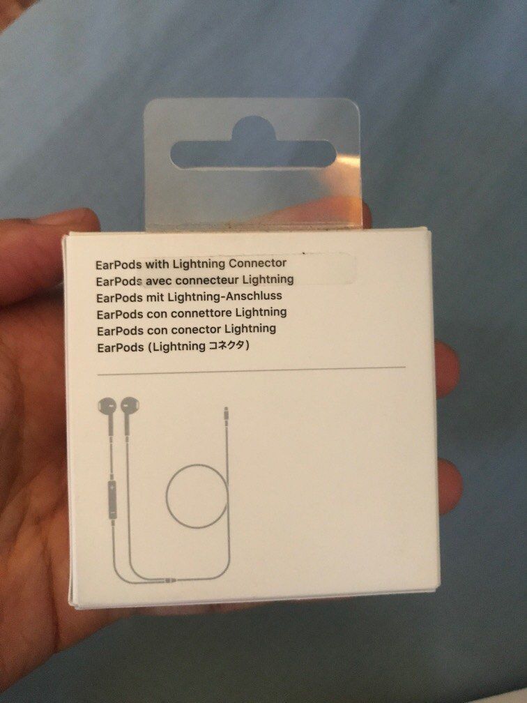 Original earpod lightning connector, Audio, Earphones on Carousell