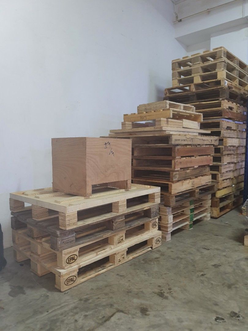 free used wooden pallets, different size,, Furniture & Home Living ...