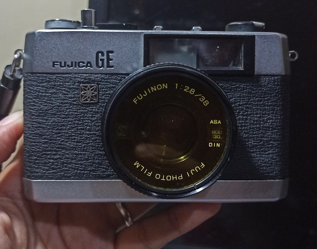 Fujica GE retro compact film camera, Photography, Cameras on Carousell