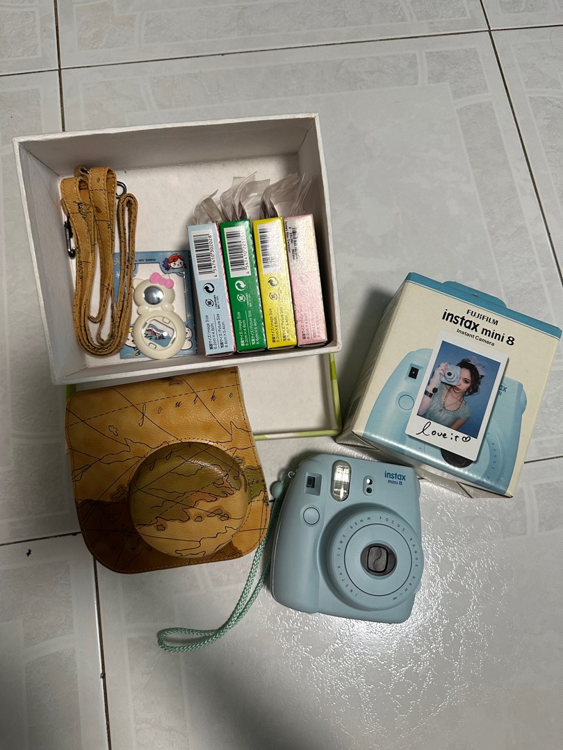 Fujifilm Instax Mini 8 Set, Photography, Cameras on Carousell