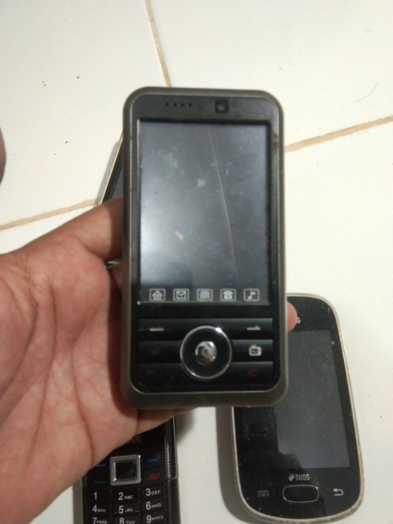 Hape Jadul samsung dan china, Telepon Seluler & Tablet, Lainnya di Carousell