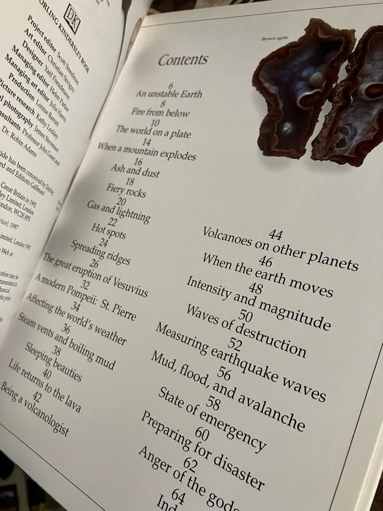 HARDCOVER DK Volcano Dorling Kindersley EyewitHARDCOVER DK Volcano ...