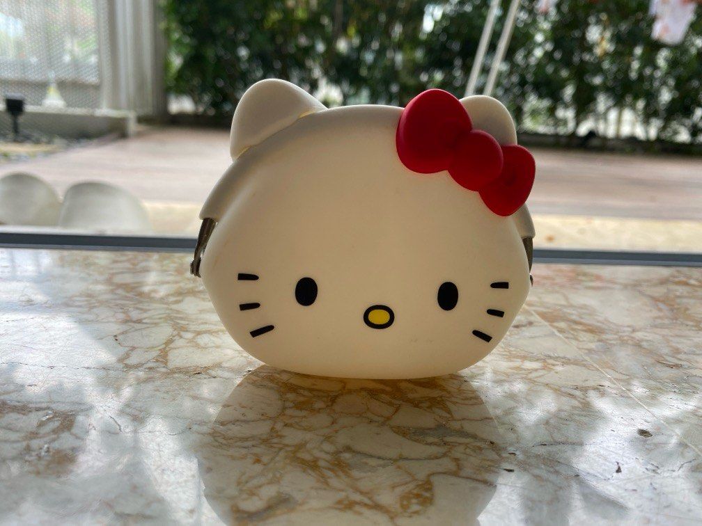 Hello Kitty Coin Pouch, Hobbies & Toys, Toys & Games on Carousell