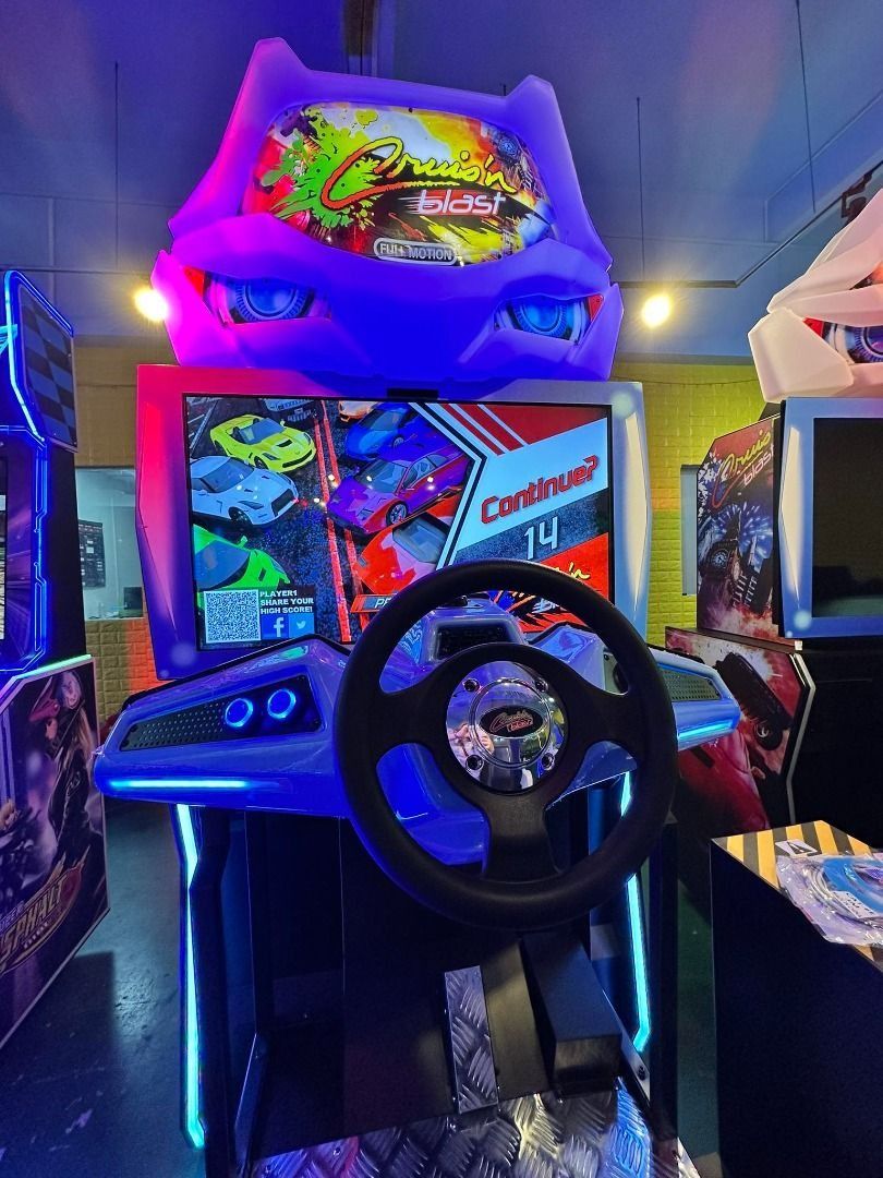 Indoor Arcade Car Racing Game Machine 3D Dynamic Car Cruis'n Blast, Sports Equipment, Other ...