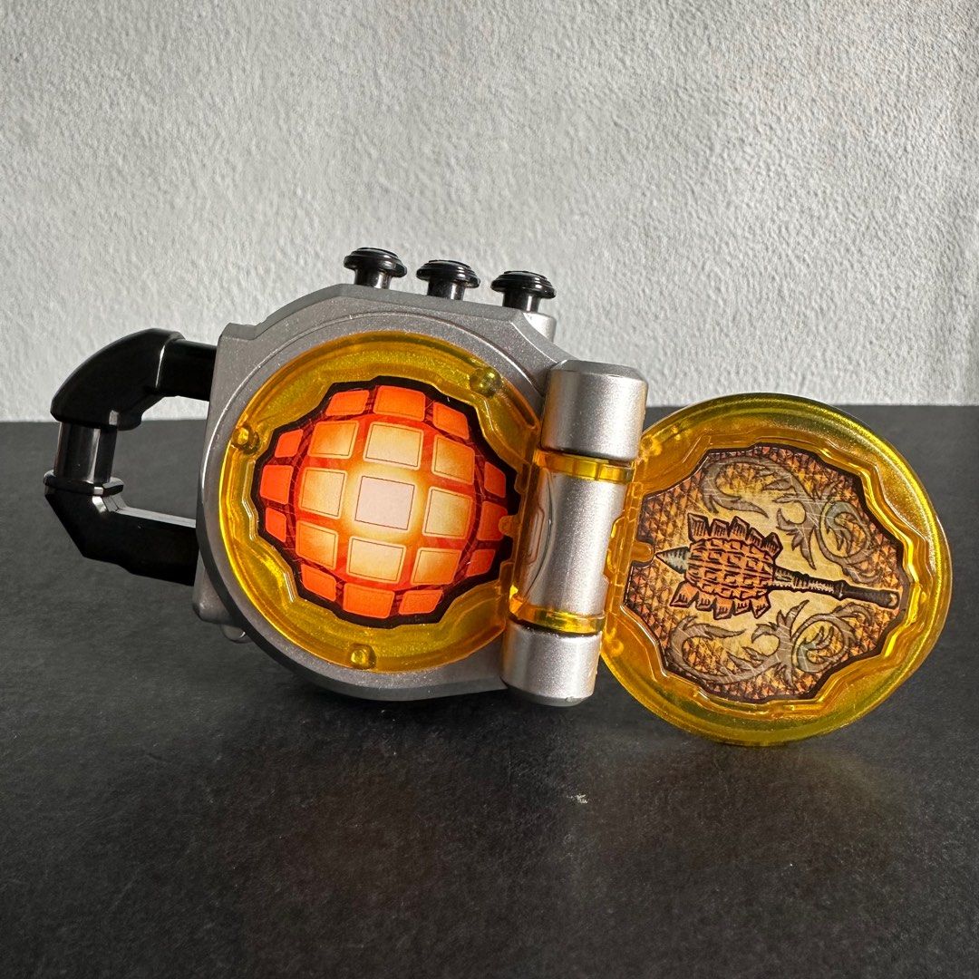 Kamen Rider Gaim DX Mango Lock Seed Sengoku driver, Hobbies & Toys ...