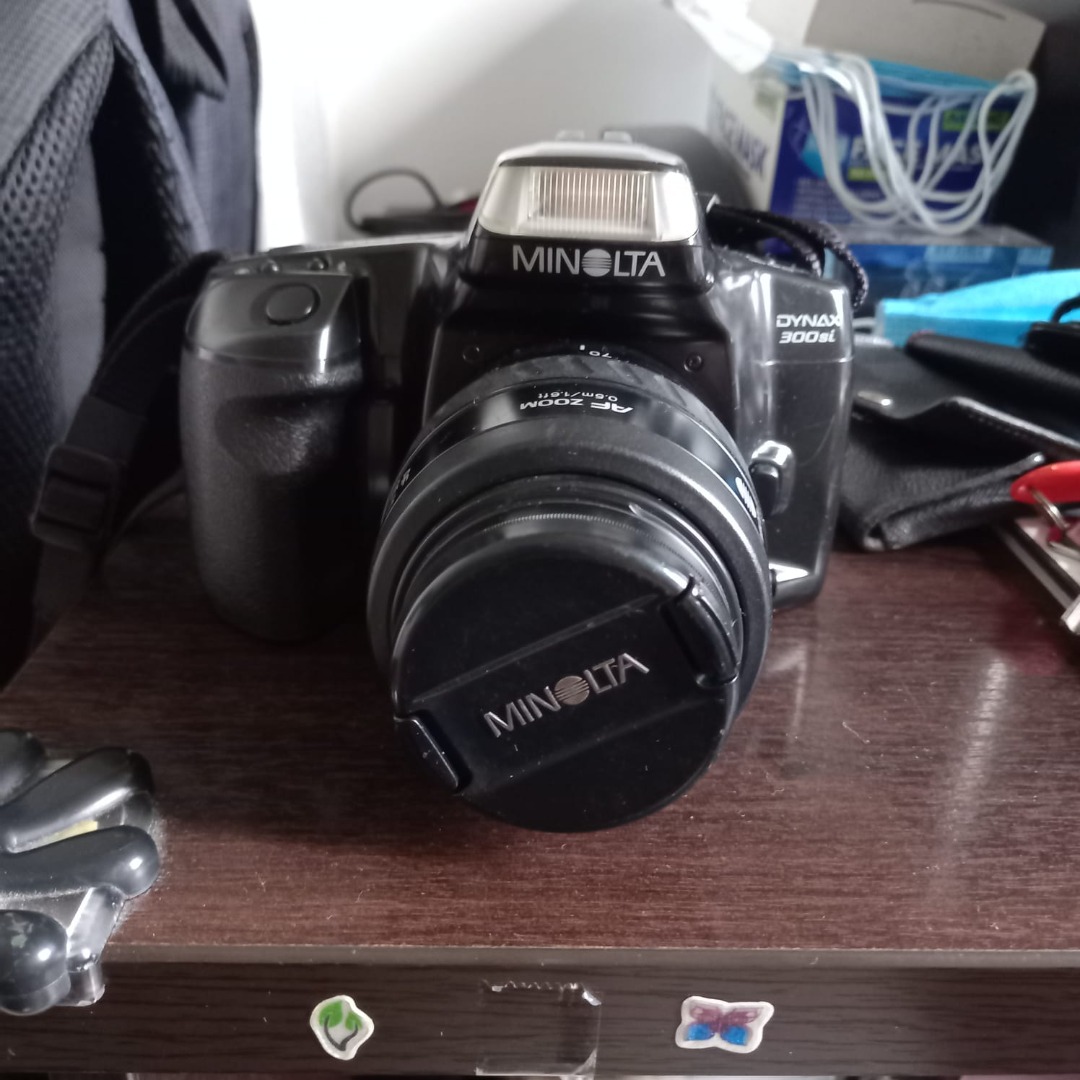 Minolta Dynax 300si, Photography, Cameras on Carousell