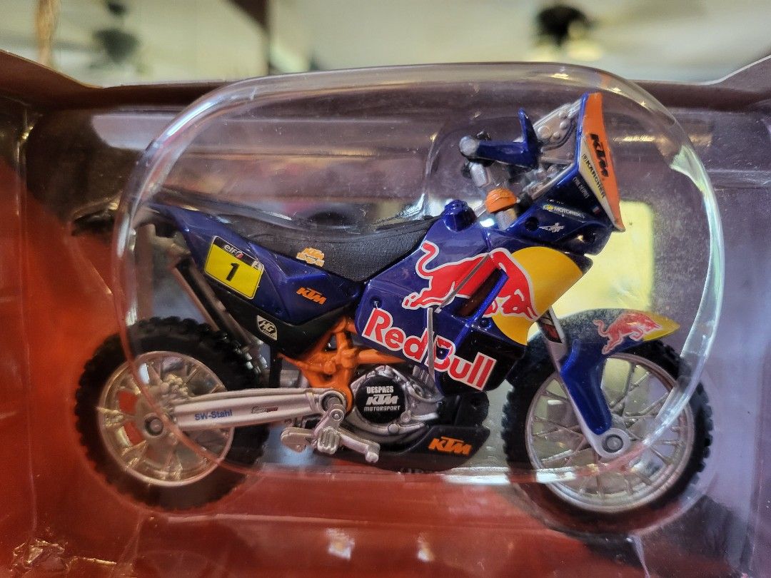 Motor figure, Hobbies & Toys, Toys & Games on Carousell