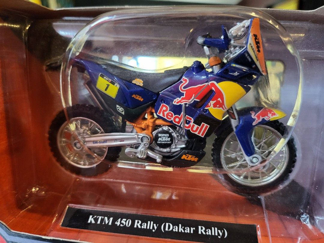 Motor figure, Hobbies & Toys, Toys & Games on Carousell
