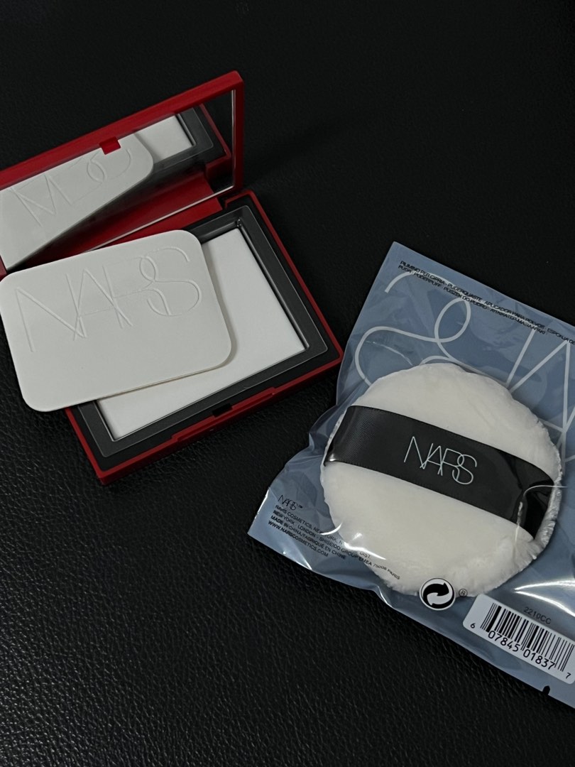 NARS 小白餅 限量包裝 無外盒 10g 送粉撲, 香水、美妝、保養, 臉部彩妝、保養與清潔, 化妝品在旋轉拍賣