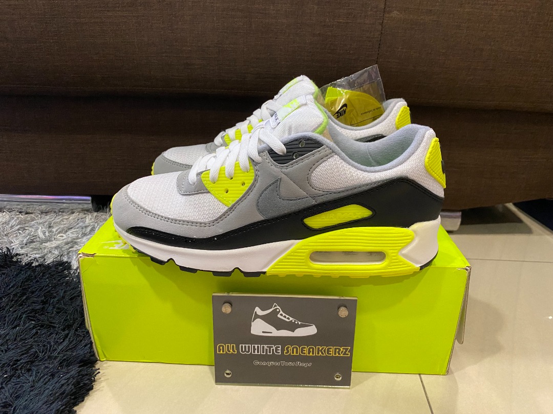 Nike Air Max 90 Volt NEW, Men's Fashion, Footwear, Sneakers on Carousell