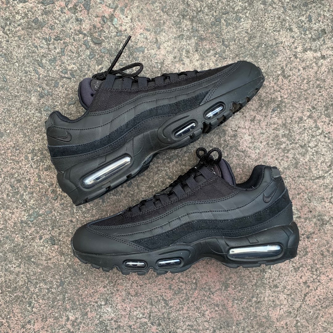 NIKE AIRMAX 95 ESSENTIALS TRIPLE BLACK, Men's Fashion, Footwear, Sneakers on Carousell