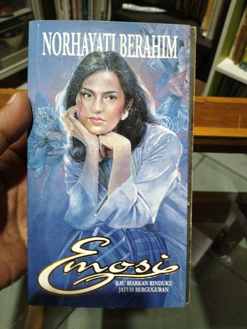 Novel lama - emosi norhayati berahim, Hobbies & Toys, Books & Magazines, Storybooks on Carousell