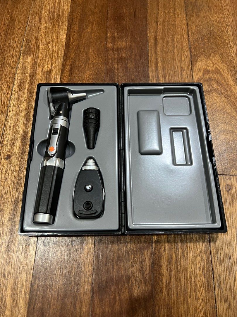 Otoscope and Ophthalmoscope set, Health & Nutrition, Medical Supplies & Tools on Carousell