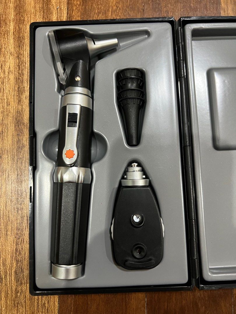 Otoscope and Ophthalmoscope set, Health & Nutrition, Medical Supplies & Tools on Carousell