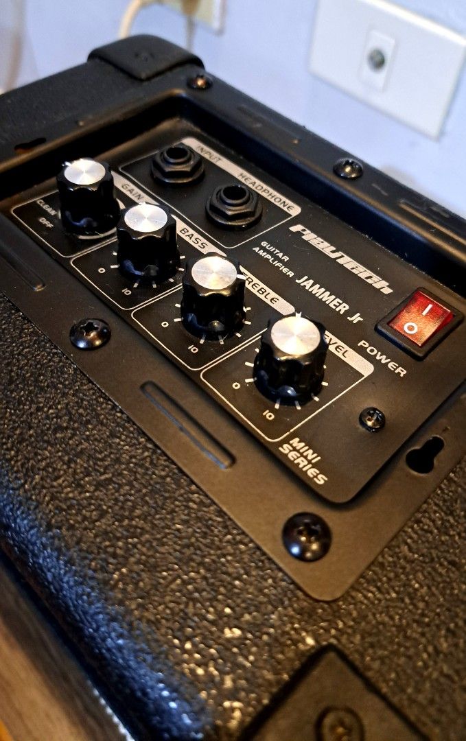 Playtech Jammer Jr. Guitar Amplifier, Hobbies & Toys, Music & Media ...