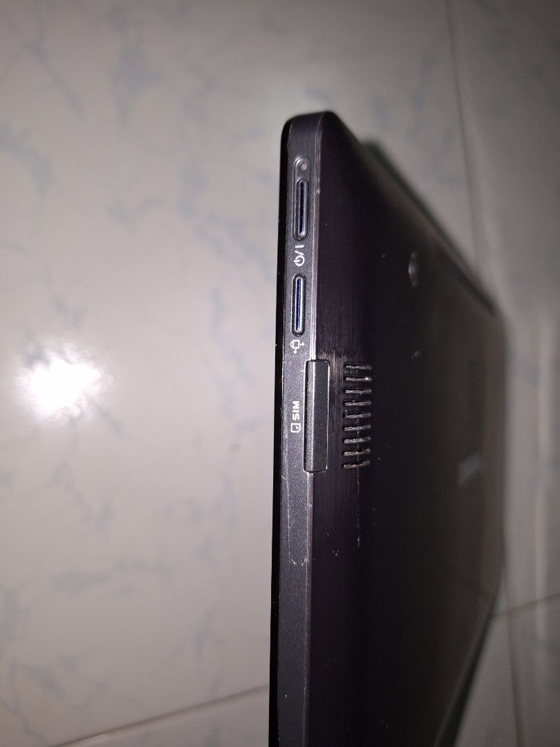 Samsung Windows 10 Tablet (Intel i5), Computers & Tech, Laptops ...