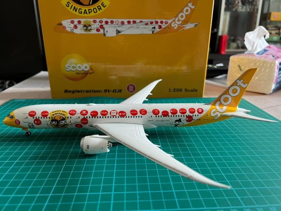 Scoots 787-9 SG50 Dreamliner, Hobbies & Toys, Memorabilia ...