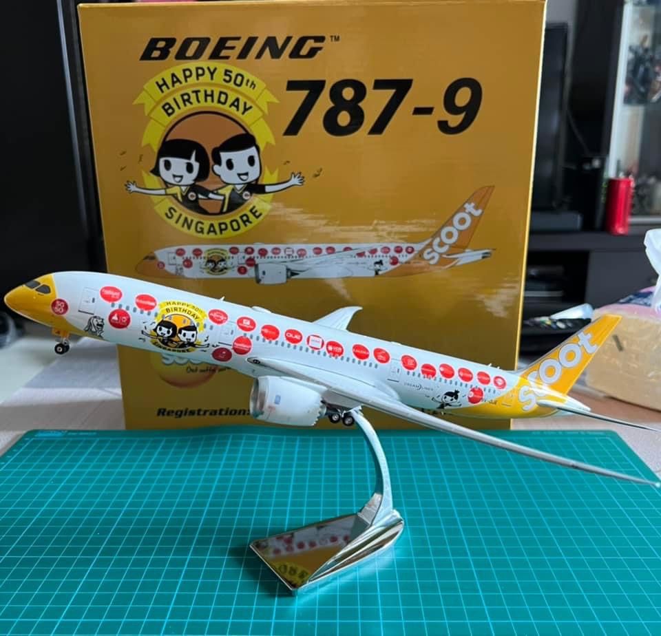 Scoots 787-9 SG50 Dreamliner, Hobbies & Toys, Memorabilia ...