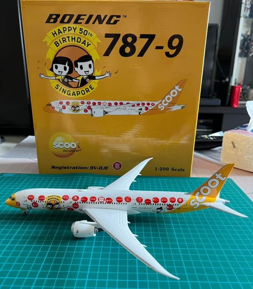 Scoots 787-9 SG50 Dreamliner, Hobbies & Toys, Memorabilia ...