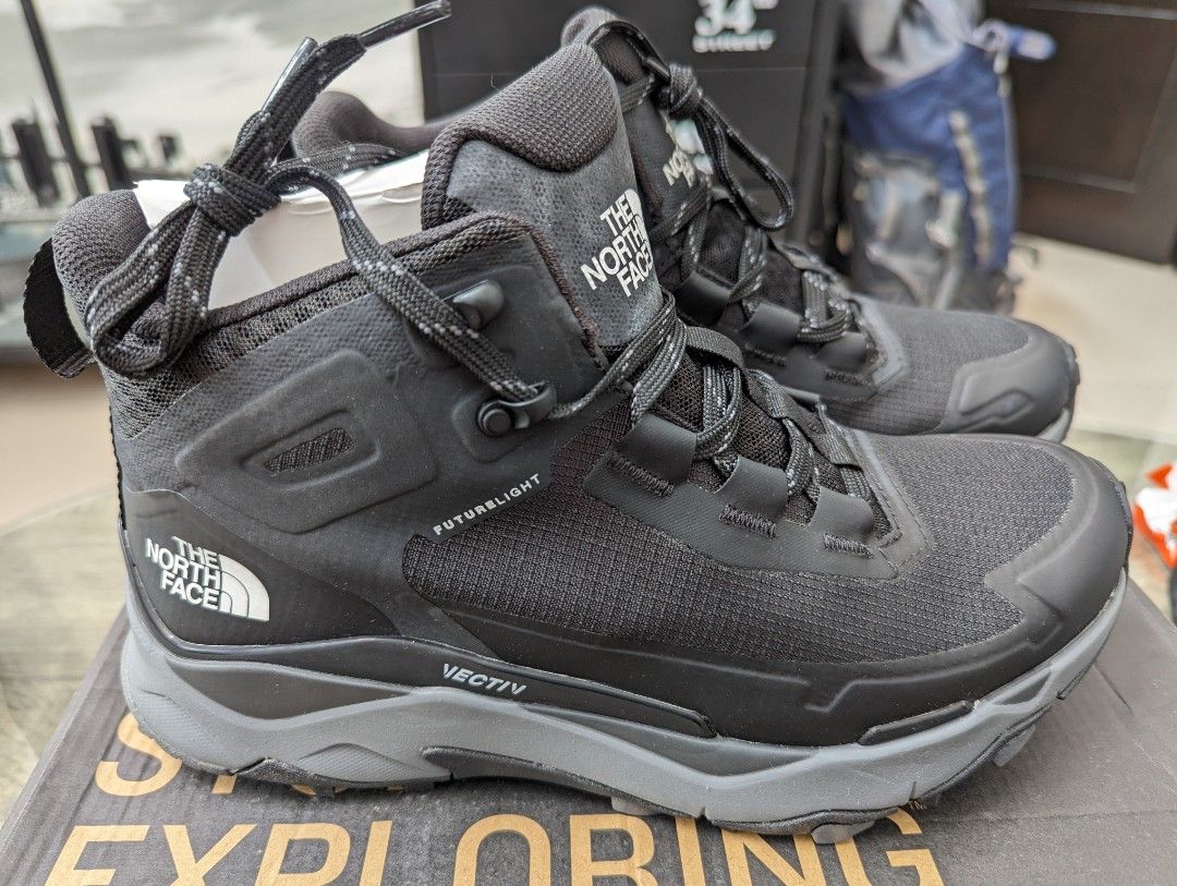 Sepatu TNF - The North Face Shoe, Olah Raga, Perlengkapan Olahraga ...