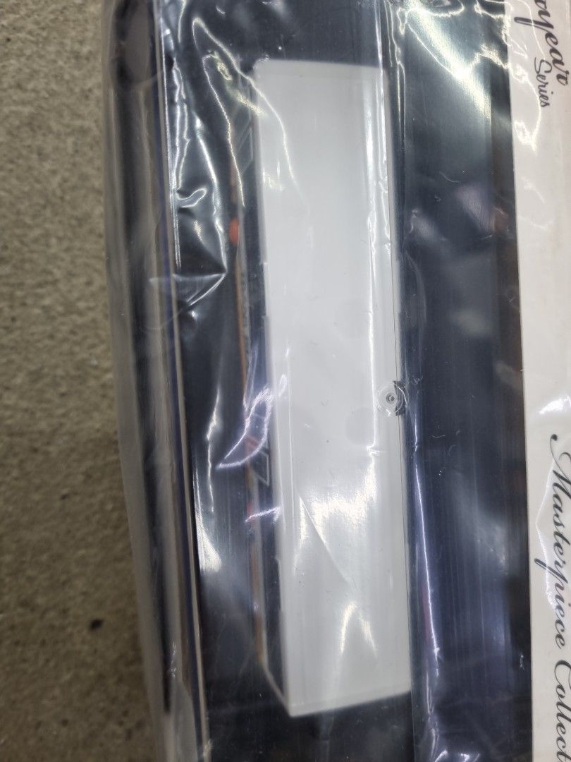 SINGAPORE TRANS ISLAND BUS SCALE 1/76 WITH DISPLSY CASE, Hobbies & Toys ...