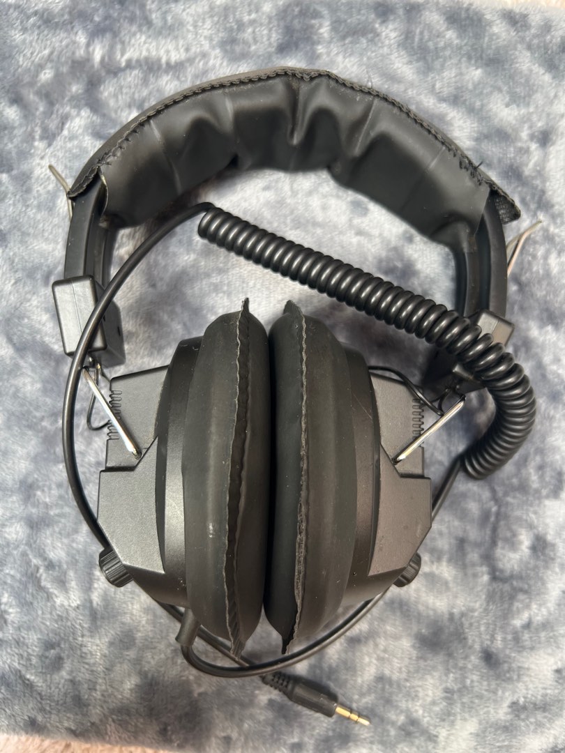 Soundlab headset, Audio, Headphones & Headsets on Carousell