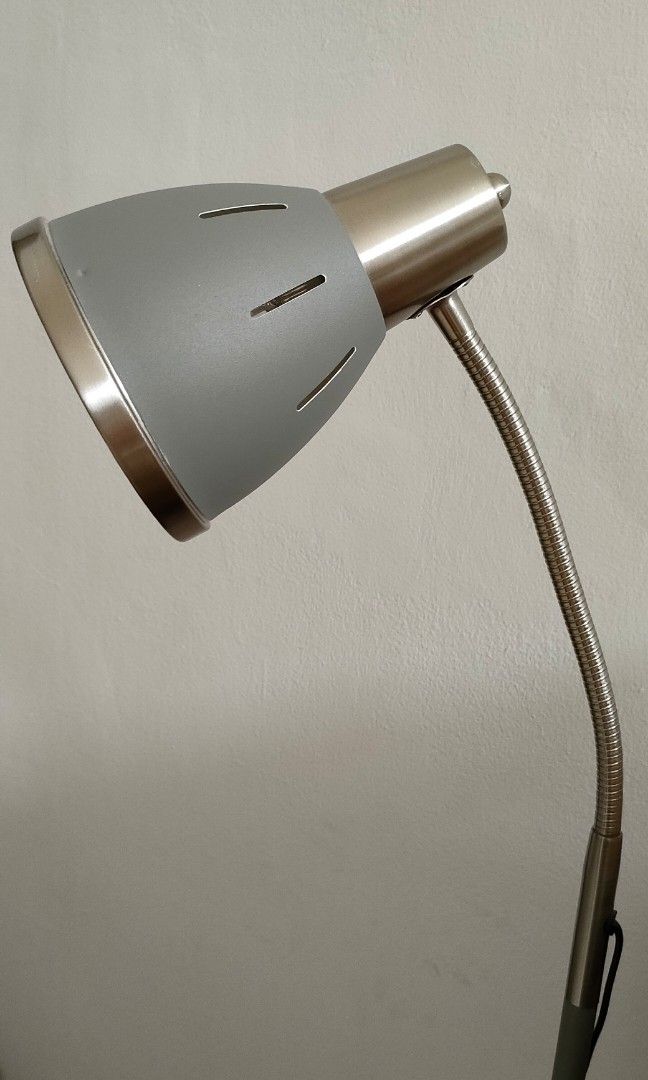 Standing lamp informa + bohlam, Elektronik, Lainnya di Carousell