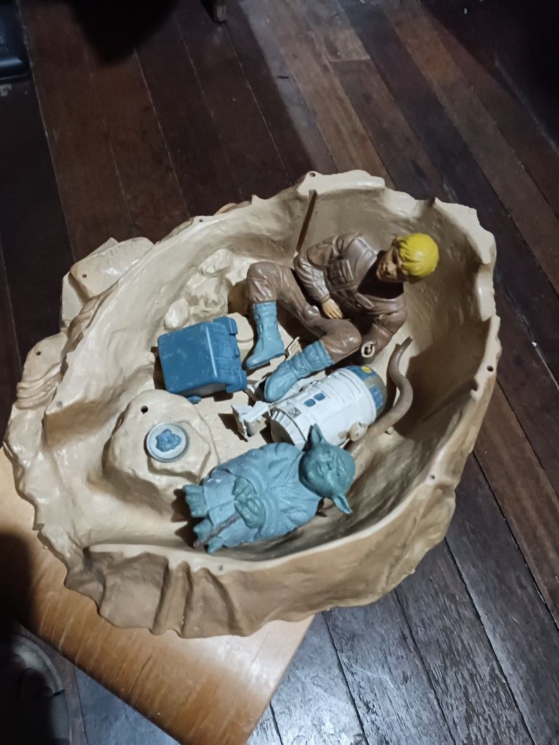 Star wars Yoda house cave vintage, Hobbies & Toys, Toys & Games on ...