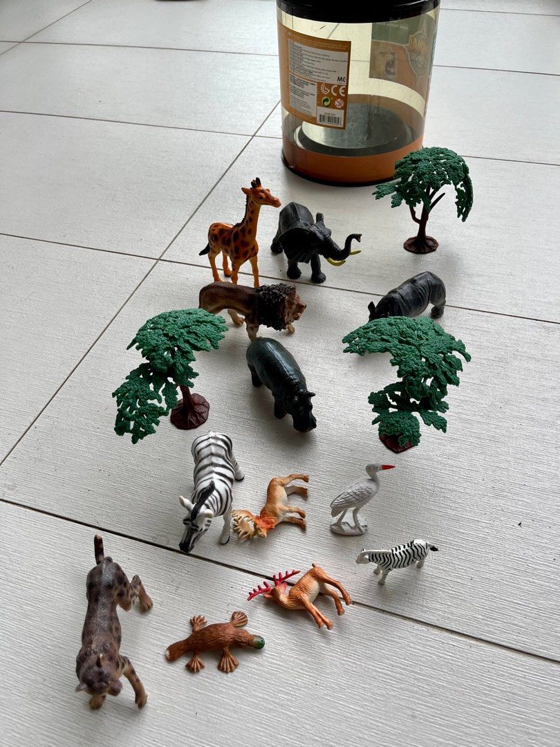 ToysRus animal zone zoo kids miniature savanna, Hobbies & Toys, Toys ...
