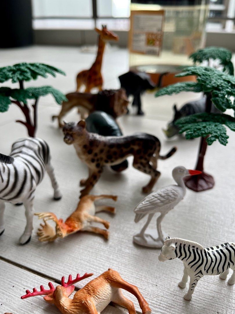 ToysRus animal zone zoo kids miniature savanna, Hobbies & Toys, Toys ...