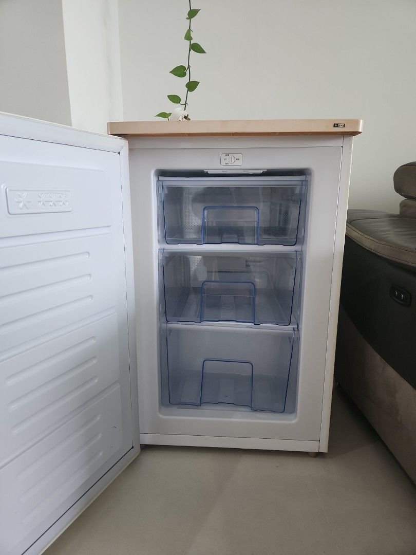 Upright freezer 95L (KUF-95U/W), TV & Home Appliances, Kitchen ...