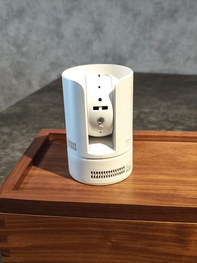 Vida by Fermax Smart Home Gateway With FHD Pan & Tilt Camera, Furniture ...