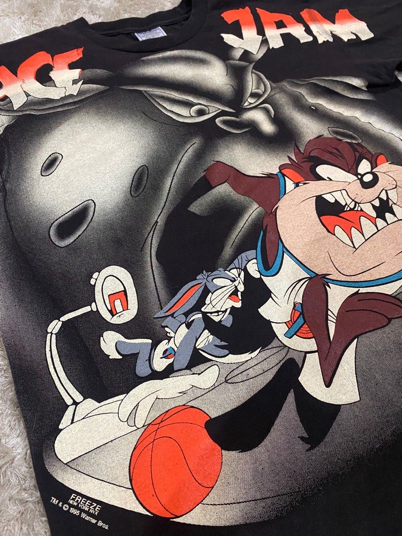 Vintage Space Jam Taz 1995, Men's Fashion, Activewear on Carousell